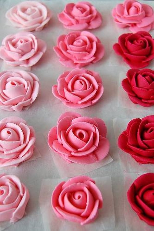 How To Make Rose Petals Out Of Frosting EHow